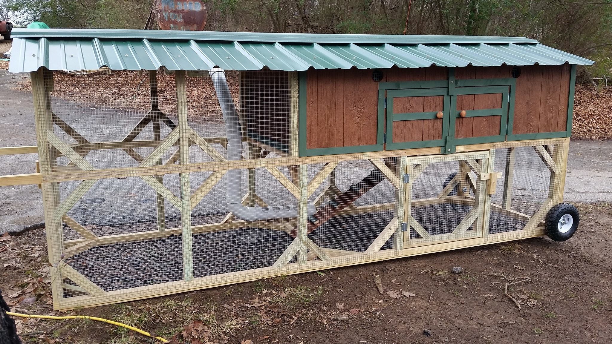 Red Rooster Inn - Smoky Mountain Chicken Tractors